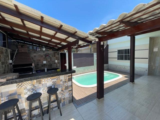 Casa com 2 Quartos e 3 banheiros à Venda, 150 m² por R$ 350.000