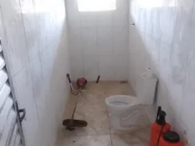 Casa com 2 Quartos e 3 banheiros à Venda, 1000 m² por R$ 100.000
