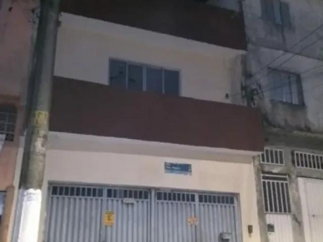 Casa com 2 Quartos e 3 banheiros à Venda, 123 m² por R$ 320.000