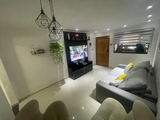 Casa com 2 Quartos e 3 banheiros à Venda, 130 m² por R$ 636.000