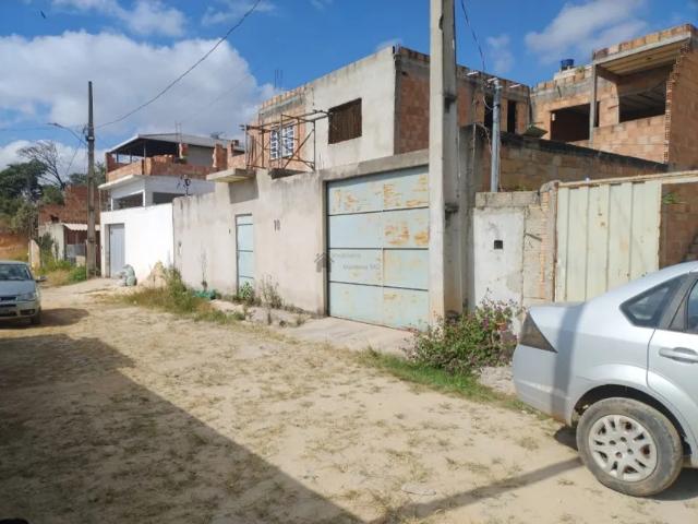 Casa com 2 Quartos e 3 banheiros à Venda, 340 m² por R$ 160.000