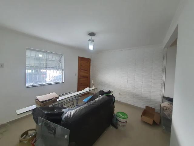 Casa com 2 Quartos e 3 banheiros à Venda, 70 m² por R$ 230.000