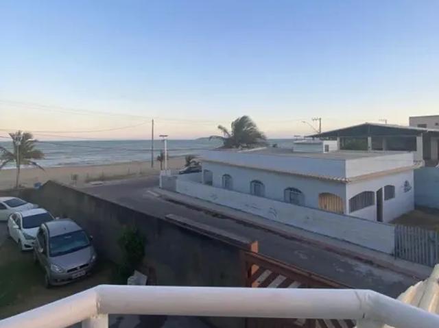 Casa com 2 Quartos e 3 banheiros à Venda, 82 m² por R$ 330.000