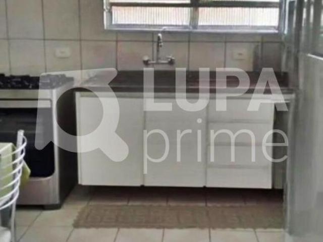 CASA COM 2 QUARTOS E 3 VAGAS DE GARAGEM À VENDA EM SANTANA