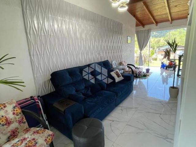 Casa com 2 quartos e vaga de garagem à venda no Bairro Campestre Menino Deus em Santa Maria