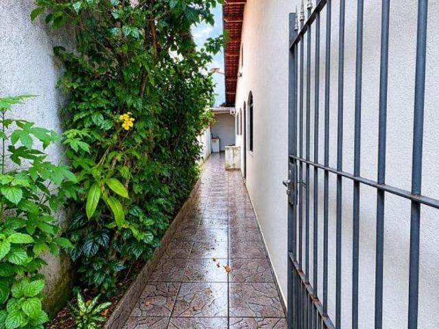 Casa com 2 quartos e área gourmet em Itanhaém