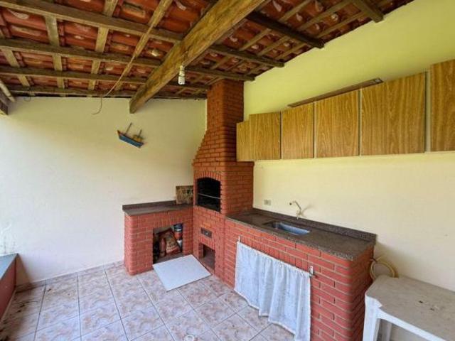 Casa com 2 quartos e área gourmet em Itanhaém
