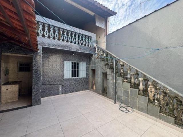 Casa com 2 quartos e área gourmet em Mongaguá