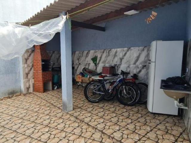 Casa com 2 quartos e churrasqueira em Peruíbe