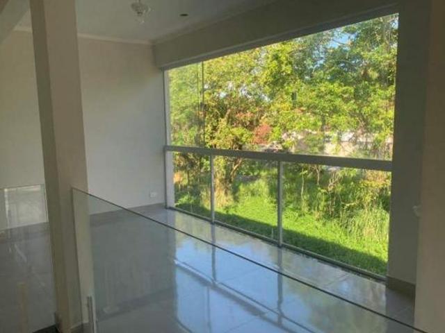 Casa com 2 quartos e churrasqueira em Peruíbe