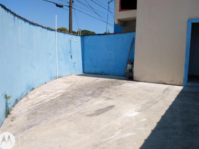 Casa com 2 quartos e espaço para piscina em Itanhaém