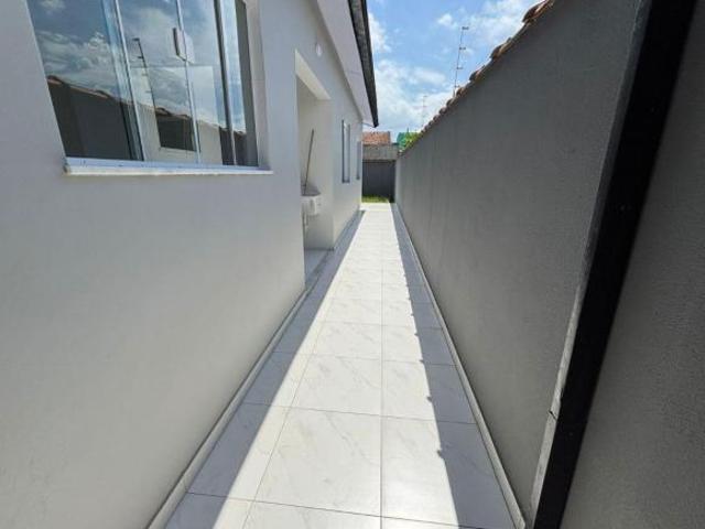Casa com 2 quartos e espaço para piscina em Peruíbe