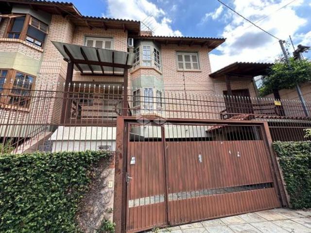 CASA COM 2 QUARTOS E GARAGEM JARDIM ITU À VENDA 126m2