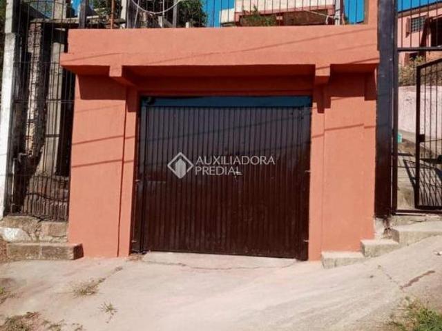 Casa com 2 quartos e piscina no bairro Glória