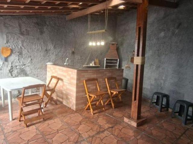 Casa com 2 quartos e piscina em Peruíbe