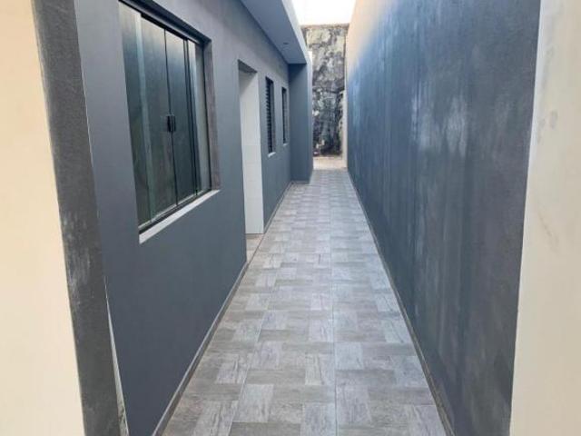 Casa com 2 quartos e piscina em Peruíbe R$ 450.000,00