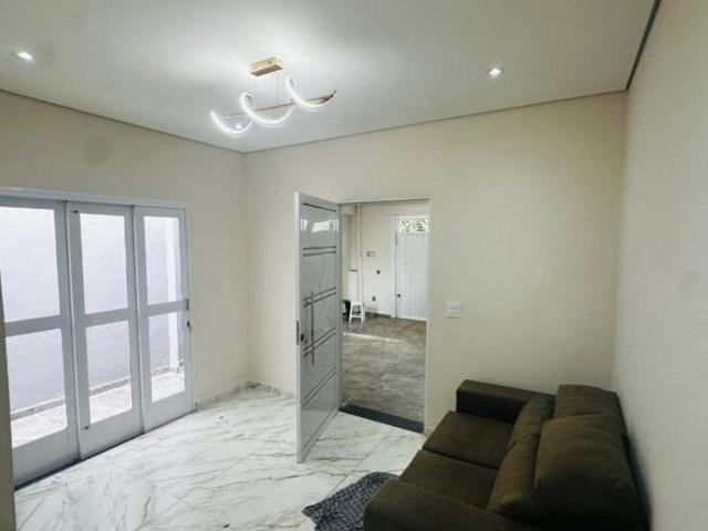 Casa com 2 quartos e Piscinaa Venda nos Campos Elíseos