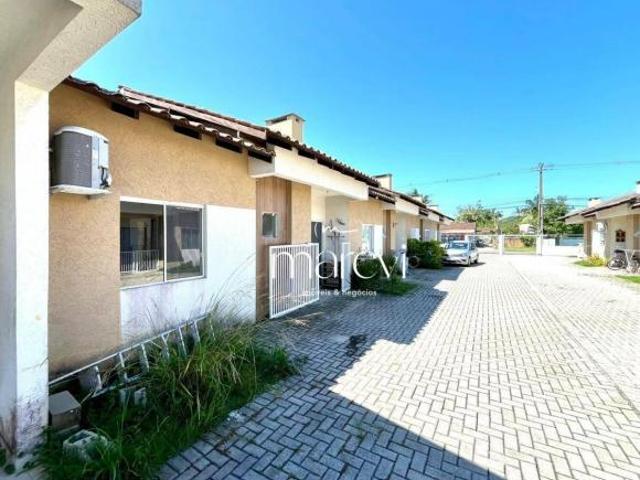 Casa com 2 Quartos em Condomínio no bairro Piçarras em Guaratuba/PR