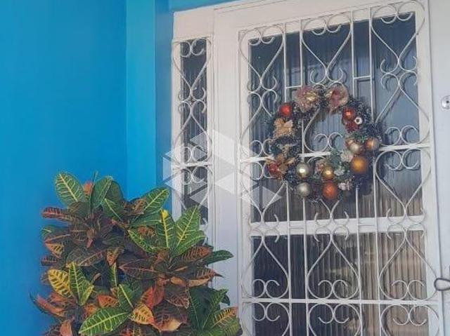 Casa com 2 quartos edicula nos fundos no bairro João Goulart em Santa Maria