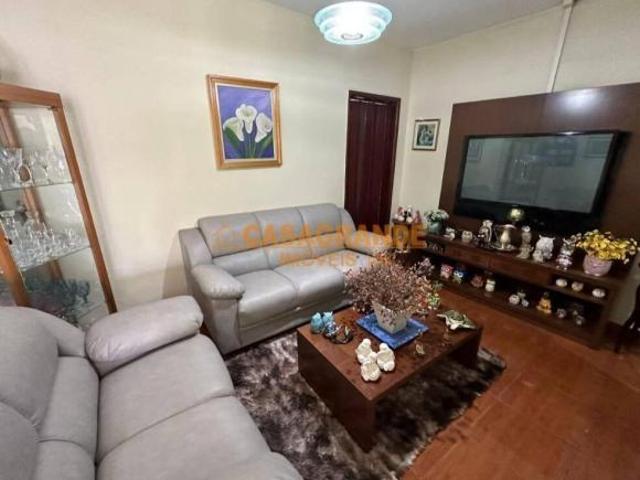 Casa com 2 quartos no Jardim Ismênia