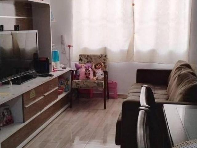 Casa com 2 Quartos, Sala ampla, cozinha, área de serviço e 1 vaga garagem à venda, 61 m² por R$ 32