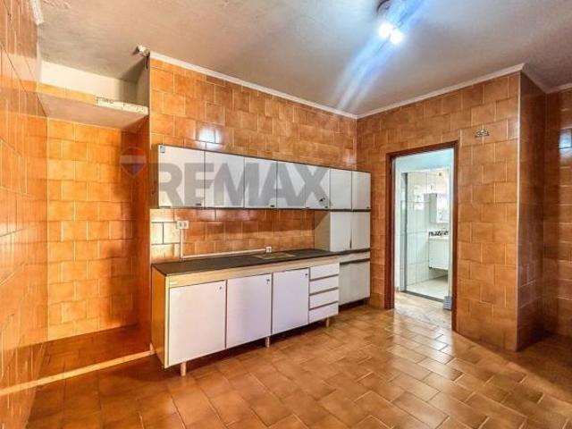 CASA COM 2 QUARTOS,SALA,COZINHA,BANHEIRO COM EDÍCULA NA VILA BIANCHI EM MOGI MIRIM POR $ 300.000,00
