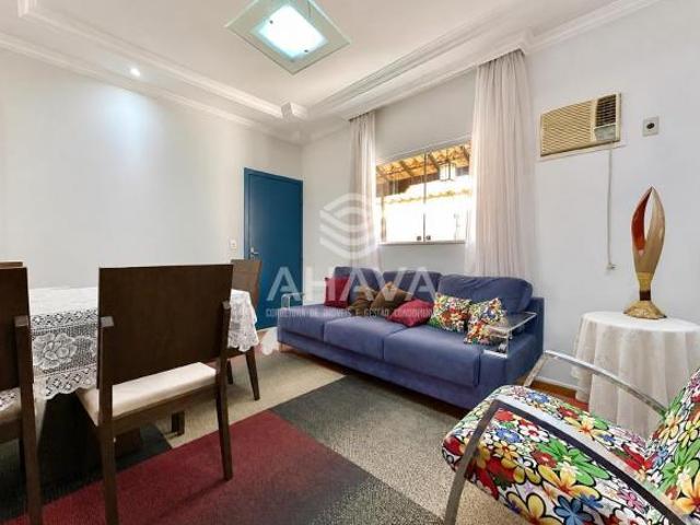 Casa com 2 quartos sendo 1 suite, 2 vagas, 430m², Bairro Santa Monica