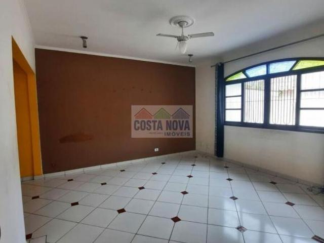 Casa com 2 quartos sendo 1 suíte, 3 vagas, para locação ou venda no Canto do Forte