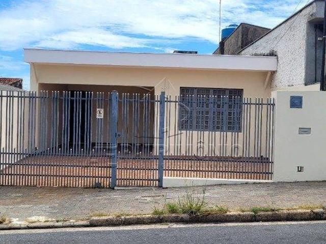 CASA COM 2 QUARTOS SENDO 1 SUITE VILA GABRIEL