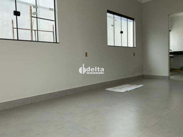 Casa com 2 quartos sendo 1 suíte disponível para locação no Bairro Jardim Europa em Uberlândia MG