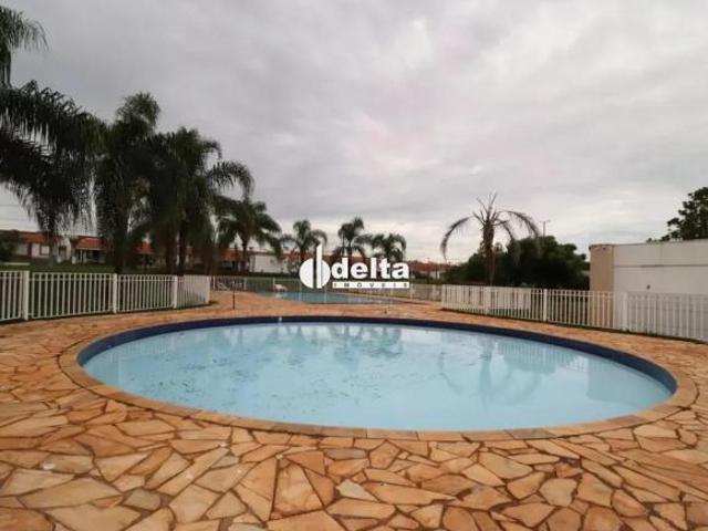 Casa com 2 quartos sendo 1 suíte disponível para venda a no bairro em Uberlândia MG