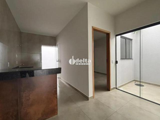 Casa com 2 quartos sendo 1 suíte disponível para venda no bairro Mansour em Uberlândia MG