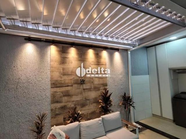 Casa com 2 quartos sendo 1 suíte disponível para venda no bairro Novo Mundo em Uberlândia MG