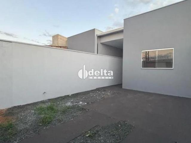 Casa com 2 quartos sendo 1 suíte disponível para venda no bairro em Uberlândia MG
