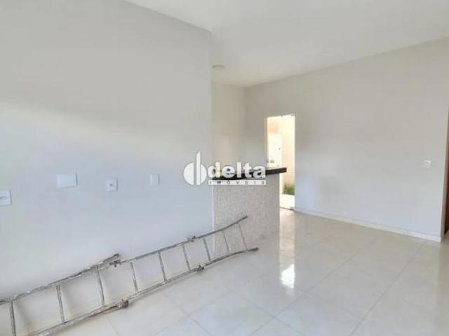Casa com 2 quartos sendo 1 suíte disponível para venda no bairro Jardim Canaã em Uberlândia MG