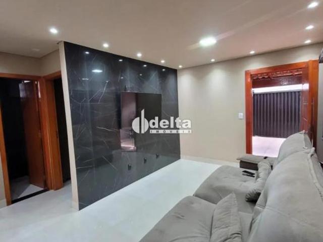 Casa com 2 quartos sendo 1 suíte disponível para venda no bairro Jardim Europa em Uberlândia MG