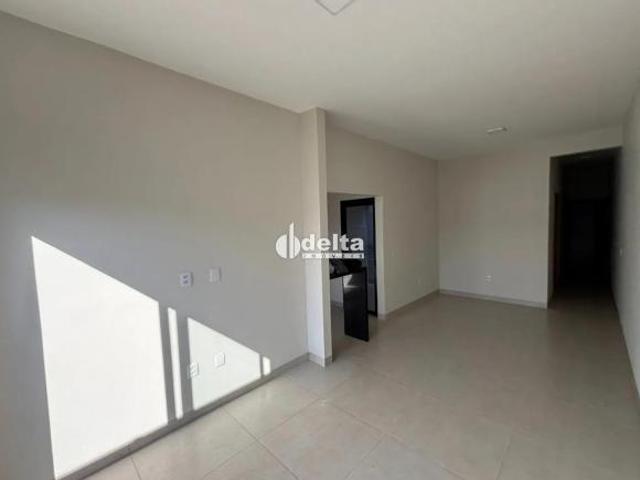 Casa com 2 quartos sendo 1 suíte disponível para venda no bairro Shopping Park em Uberlândia MG