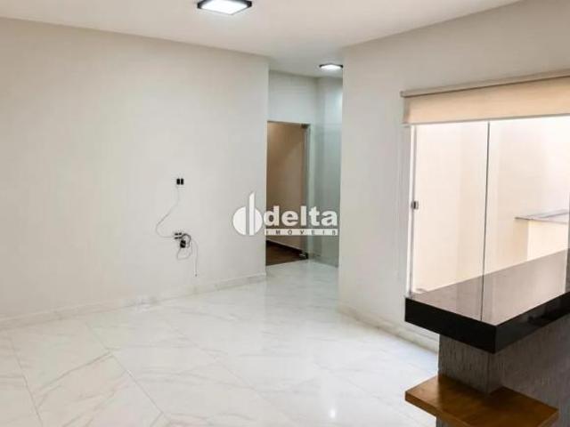 Casa com 2 quartos sendo 1 suíte disponível para venda no bairro Shopping Park em Uberlândia MG