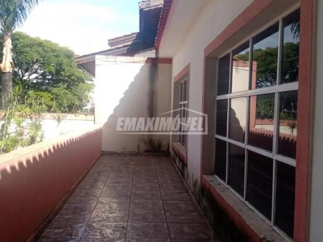 Casa com 2 Quartos sendo 1 suíte e Edícula Vila Trujillo