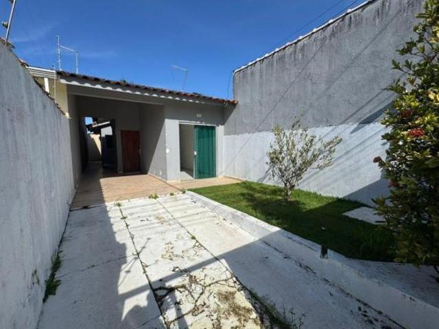 Casa com 2 quartos sendo 1 suíte lado praia em Itanhaém