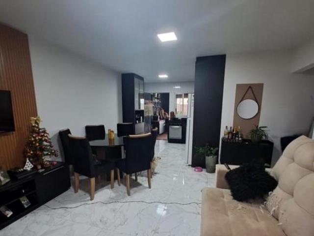 Casa com 2 quartos, sendo 1 suíte na Região Leste