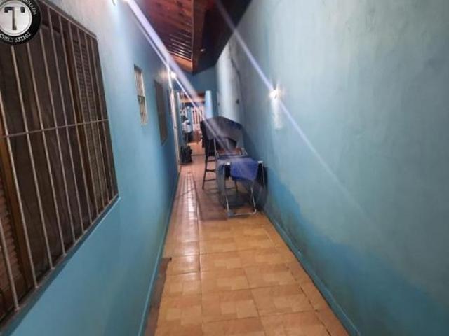 Casa com 2 quartos sendo 1suíte localizada na Região do Suarão no bairro Jardim Suarão lado serra a