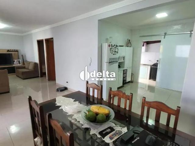 Casa com 2 quartos sendo 2 suíte disponível para venda no bairro Custódio Pereira em Uberlândia MG