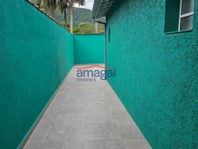 Casa com 2 quartos para venda na Maranduba