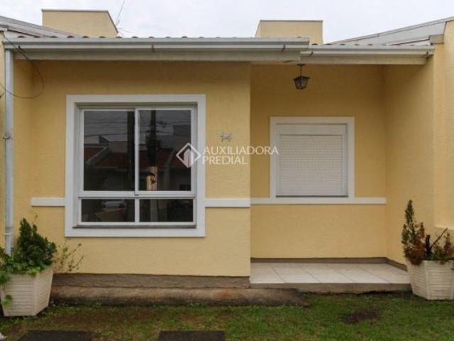 Casa com 2 Quartos para Venda no bairro Olaria com 65m²