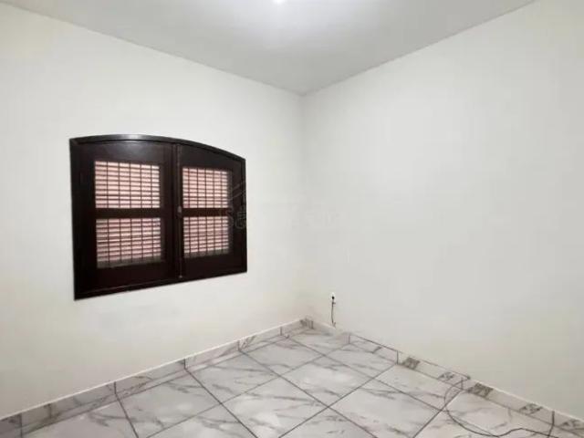 Casa com 2 Quartos para alugar, 137m² Jardim Santa Rita de Cássia