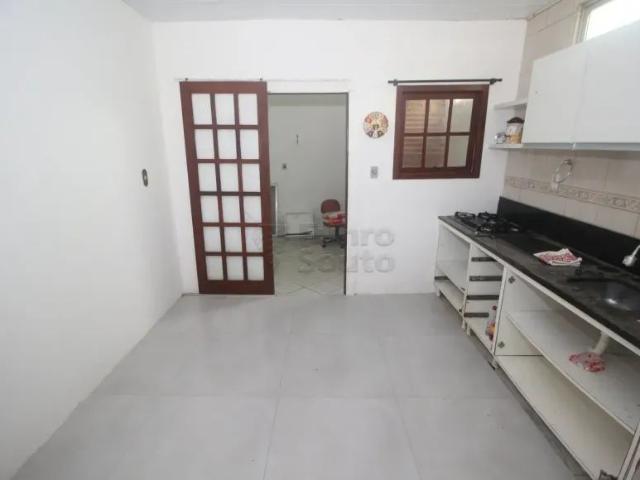 Casa com 2 Quartos para alugar, 141m² Laranjal