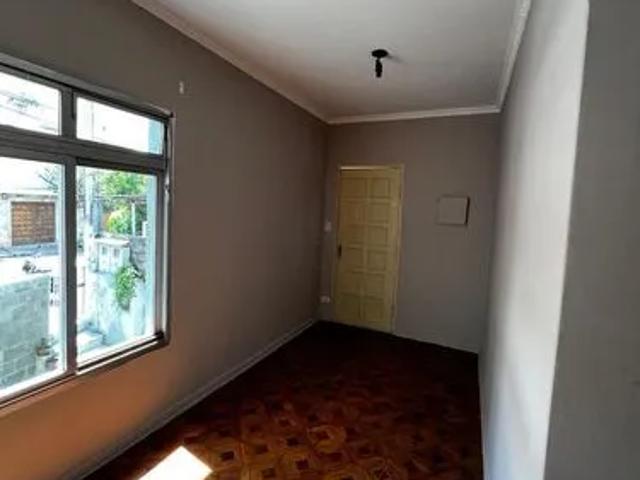 Casa com 2 dormitórios localizado no Bairro Osvaldo Cruz, em São Caetano Do Sul