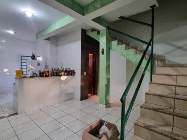 Casa com 2 Quartos para alugar, 175m² Três Poderes