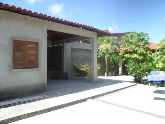 Casa com 2 Quartos para alugar, 200m² Mangabeira